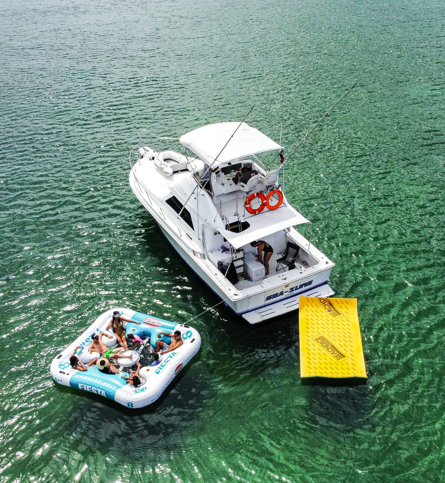 Yacht Party in Taboga Island: Trojan 38 | Yachts Taboga